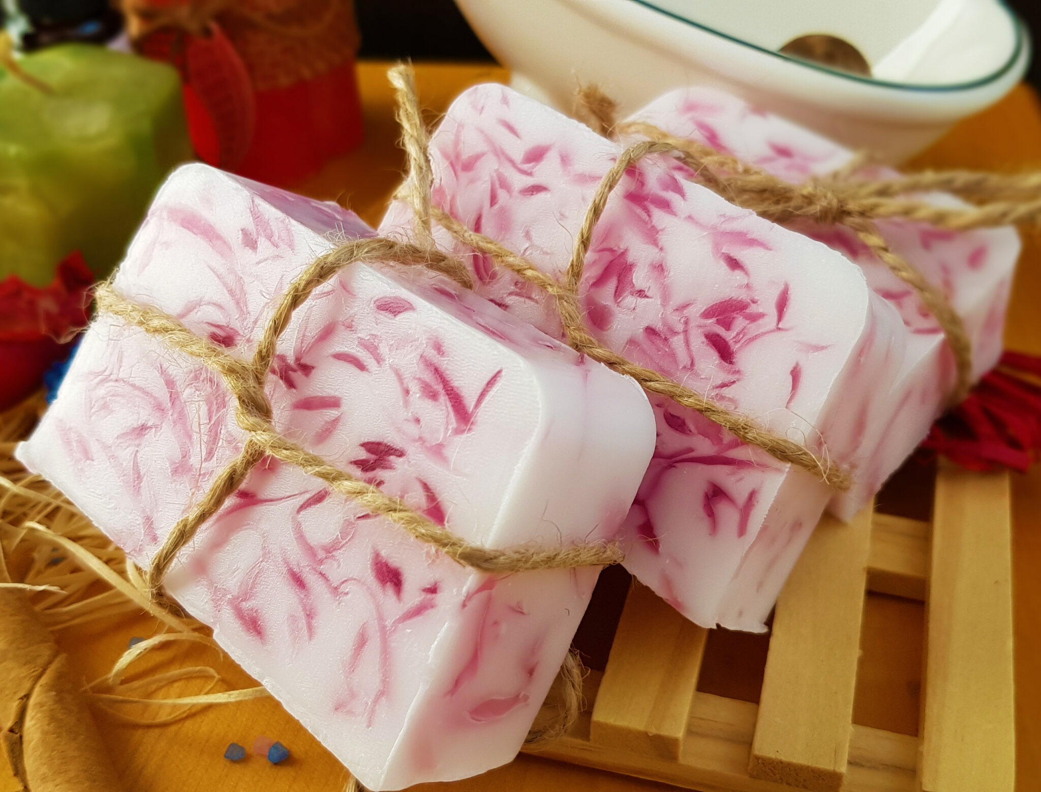 Sapun handmade cu glicerina – Muguri de Magnolie – Magazinul de Sapunuri